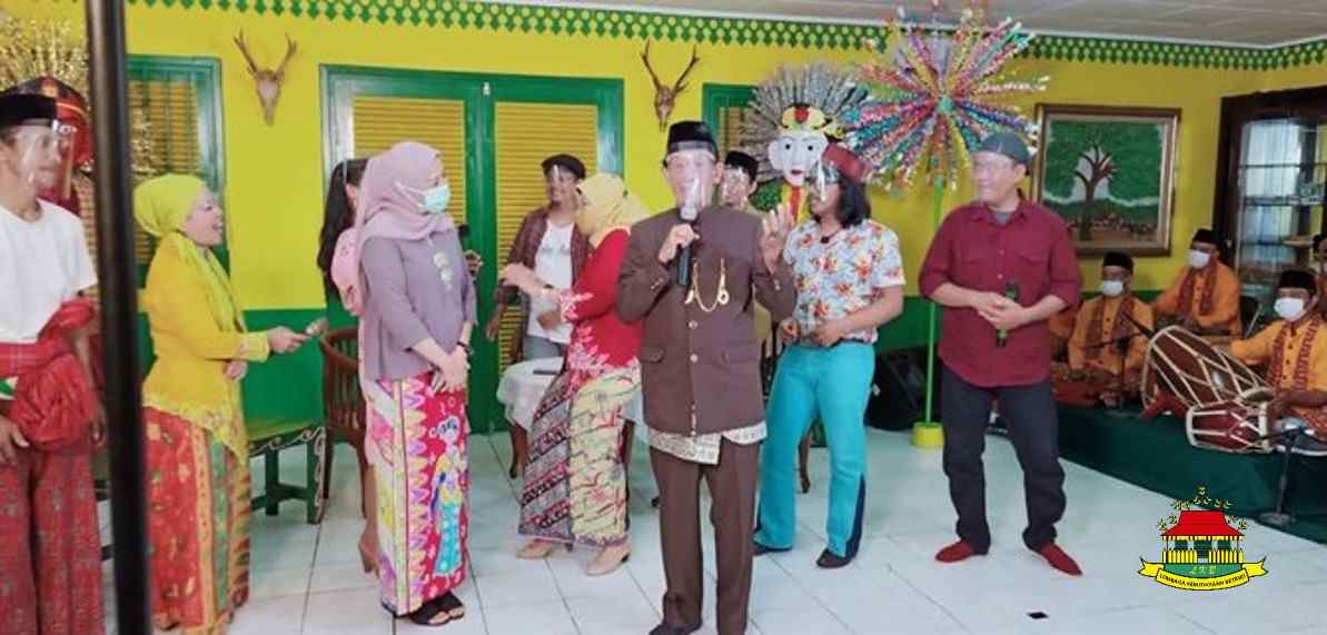 Kisah Asal-Usul Lenong kesenian Betawi – kebudayaanbetawi.com